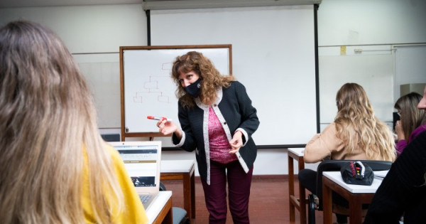 La docencia en educación superior: qué pasa y cómo es la formación ...